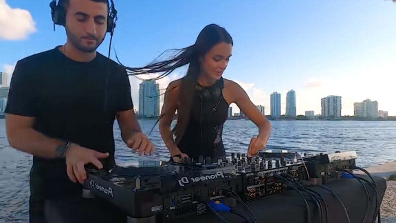 Super exciting electronic music, you will never forget it after ...