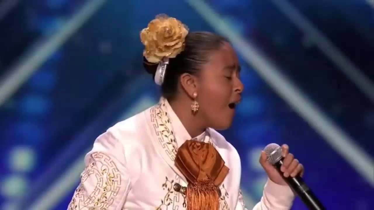 This 13-Year Old Girl Sings Like Old Mariachi Singer & Leaves The ...