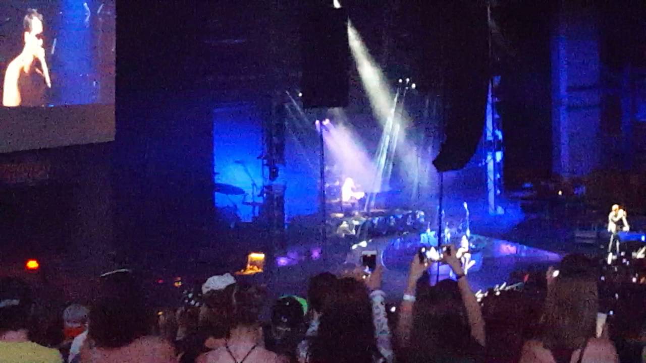 Panic! At the Disco! Milwaukee WI - YouTube