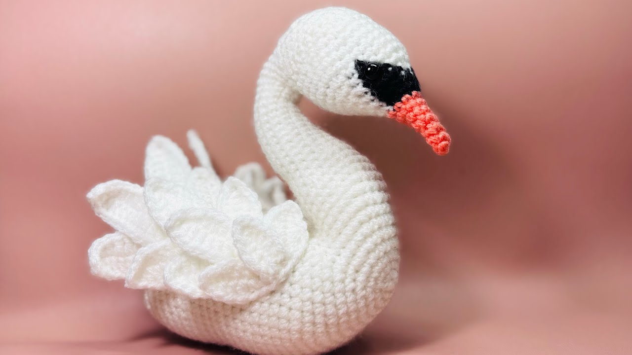 Crochet Swan Part 1 - YouTube