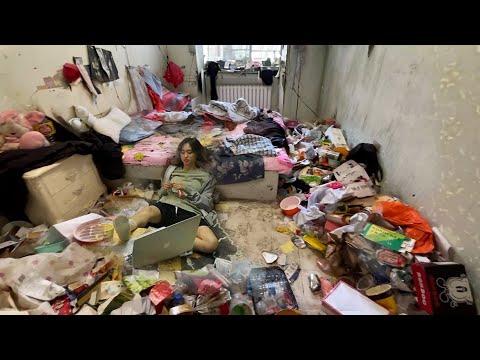 😱 Can you imagine this lovely lady living in a house like this every day? | CLEANING MOTIVATION🧹