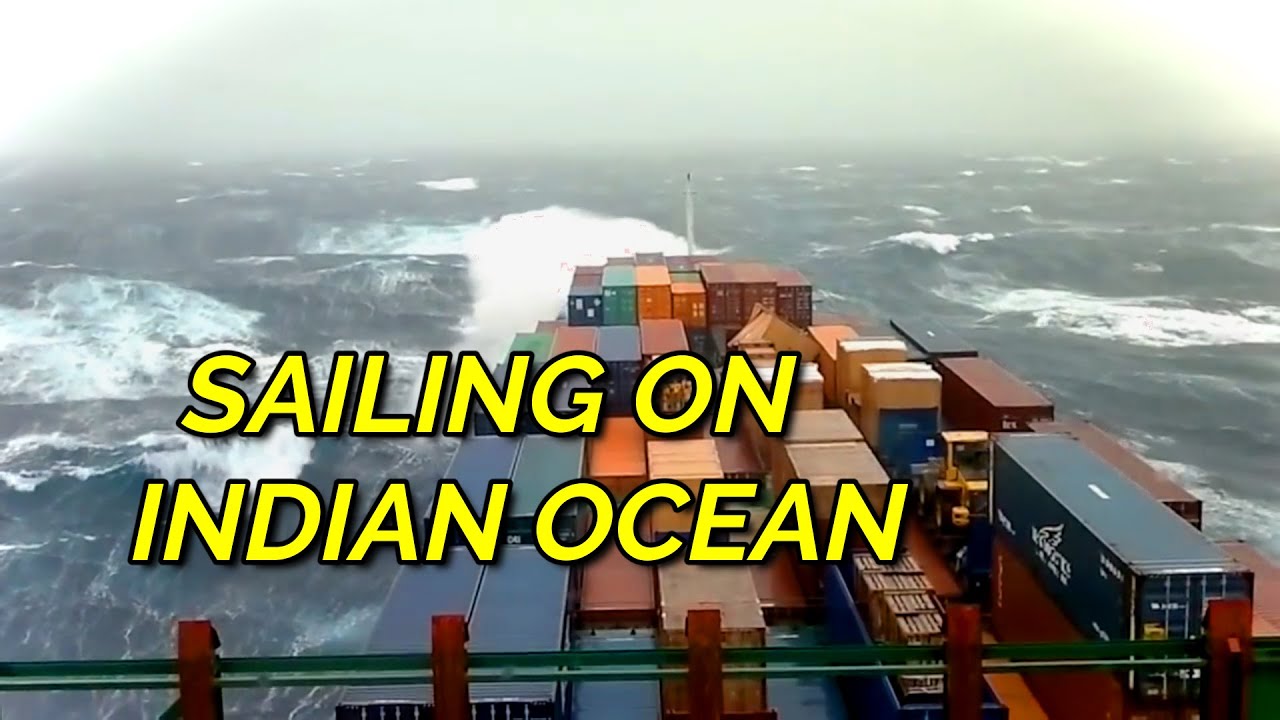 Sailing on Indian ocean | Large container Ship passing through huge ...