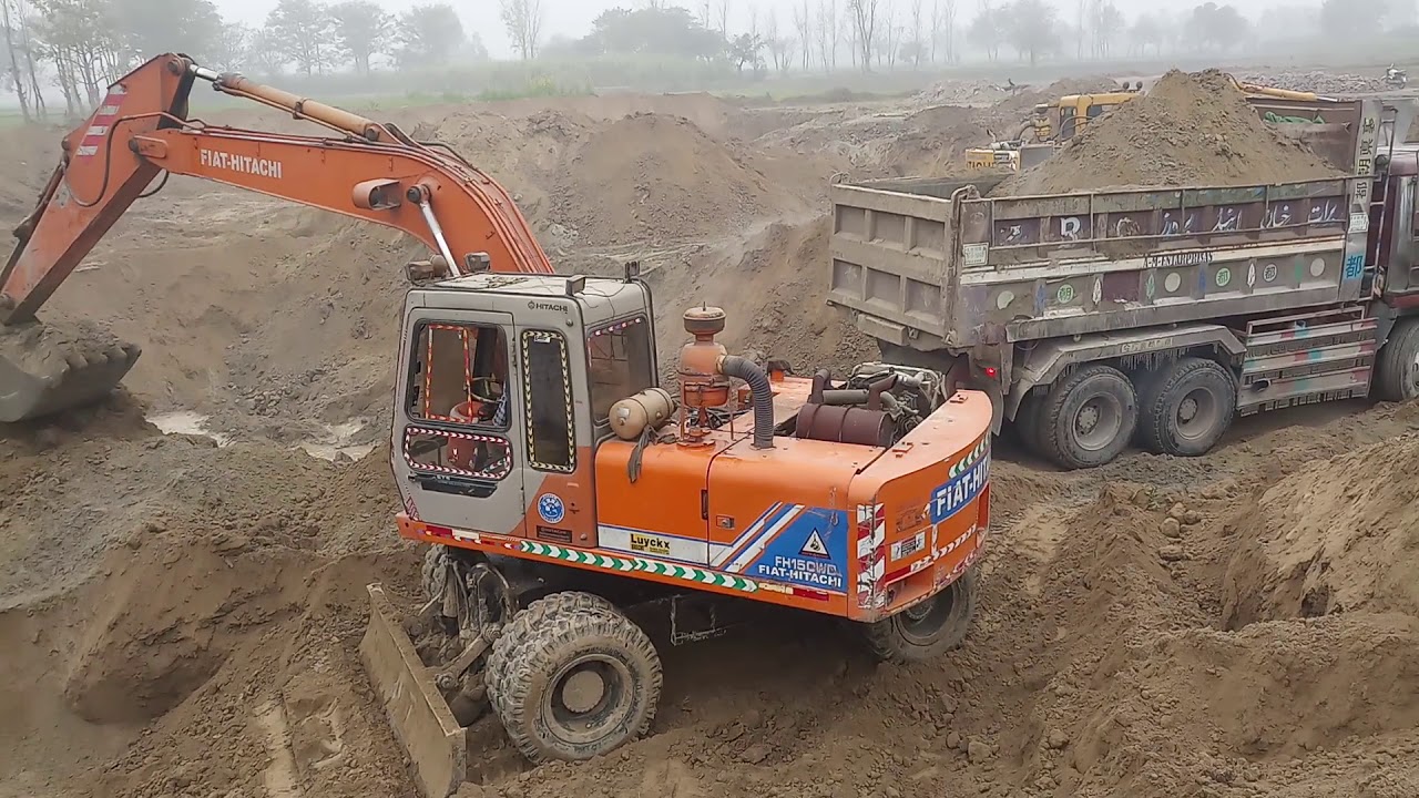 Fiat Hitachi loading a dumper full loading - YouTube