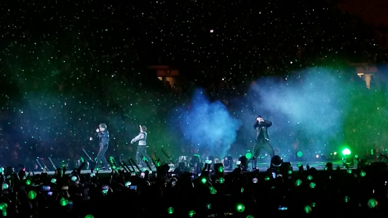 TEAR- BTS- Speak Yourself- Rose Bowl Pasadena May 4, 2019 - YouTube