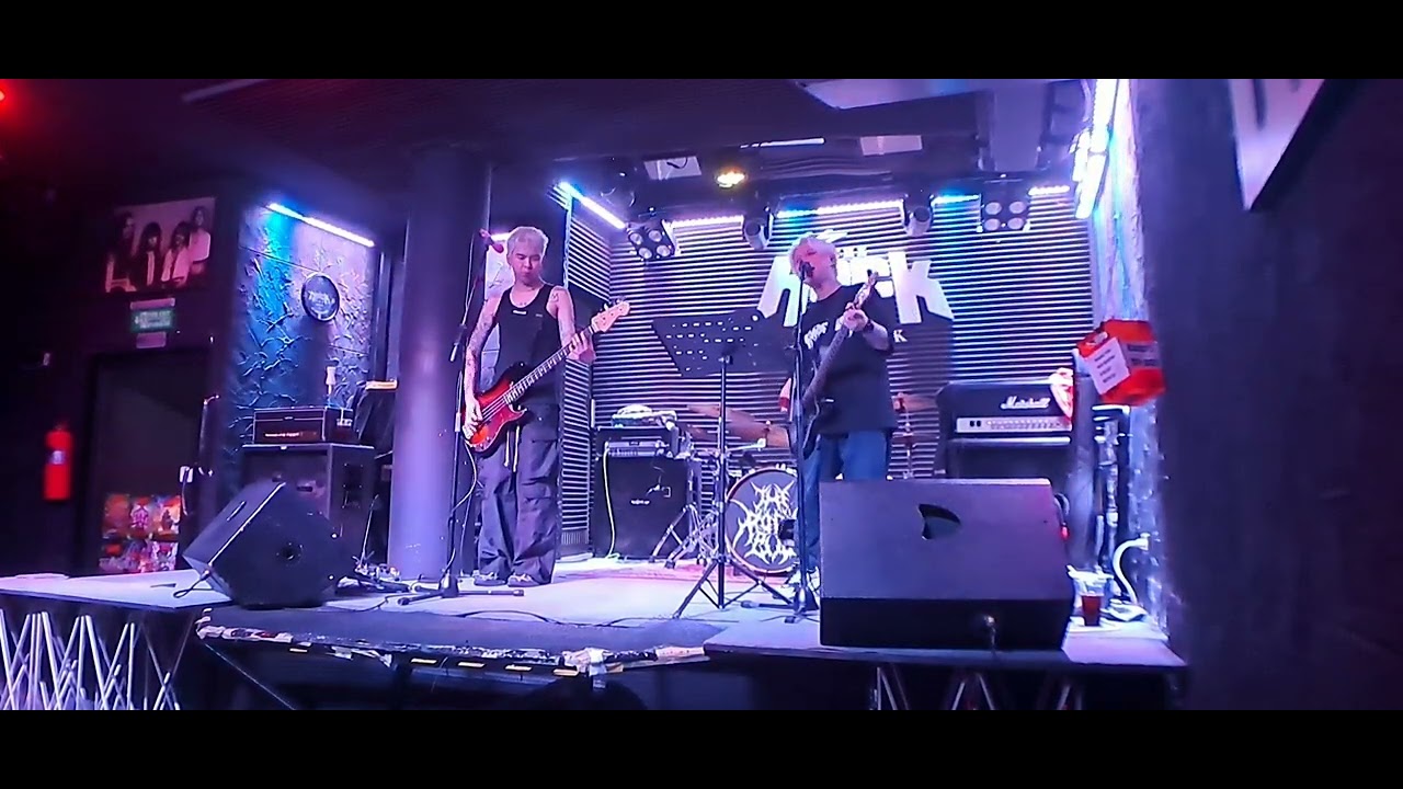 The Revolt live at The Rock Pub 1. - YouTube