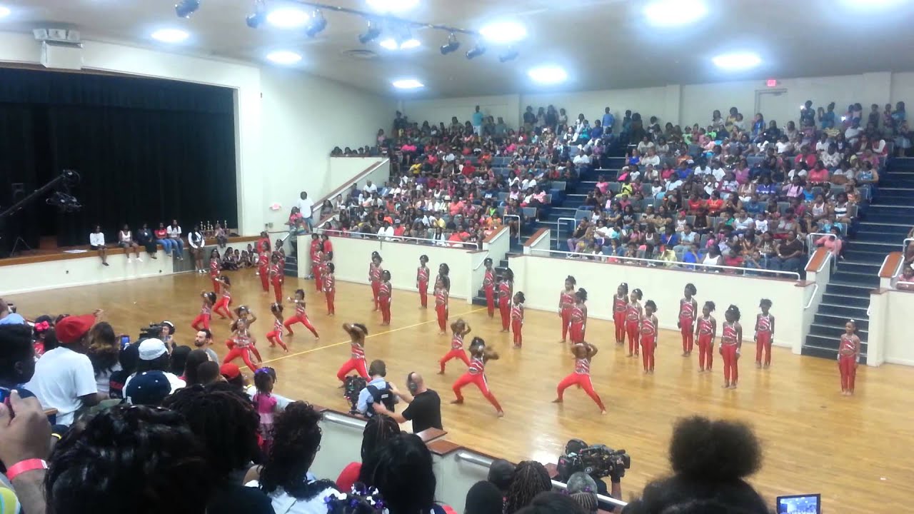 Baby Dancing dolls 2014 - YouTube