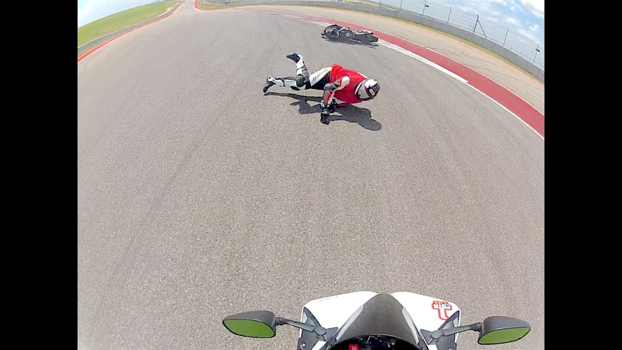 Racing on COTA! Low side CRASH - YouTube
