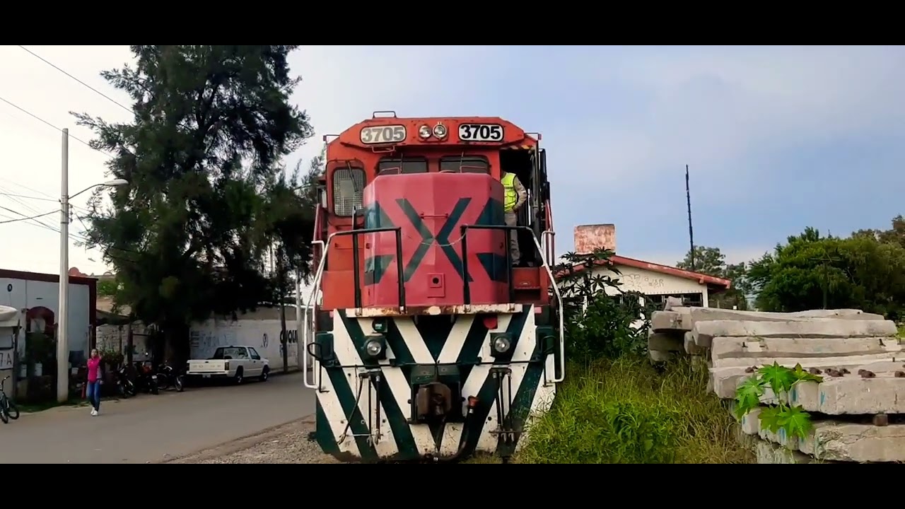 el avion volaris y el tren turno el castillo 🐱 fxe 3705 fxe 3747 fxe 3732😍👌 - YouTube