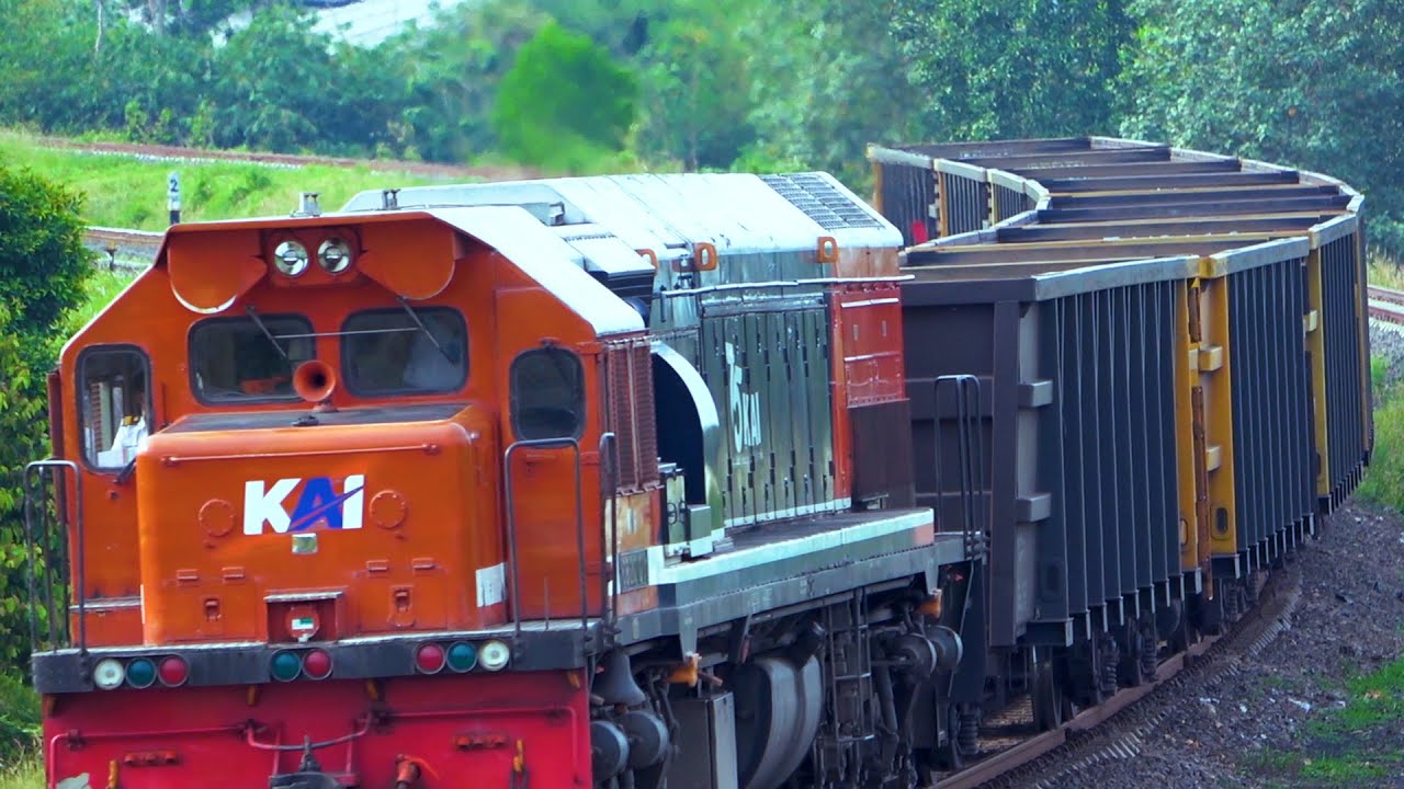 Spesial Kereta Babaranjang. - YouTube