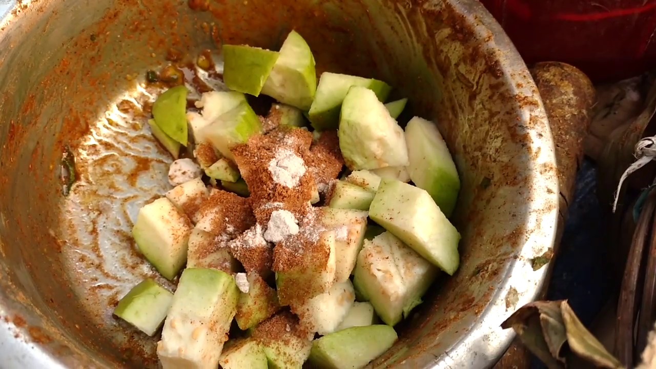 FRESH MASALA GUAVA(PYARA).IT IS VERY TASTY AND YUMMY - YouTube