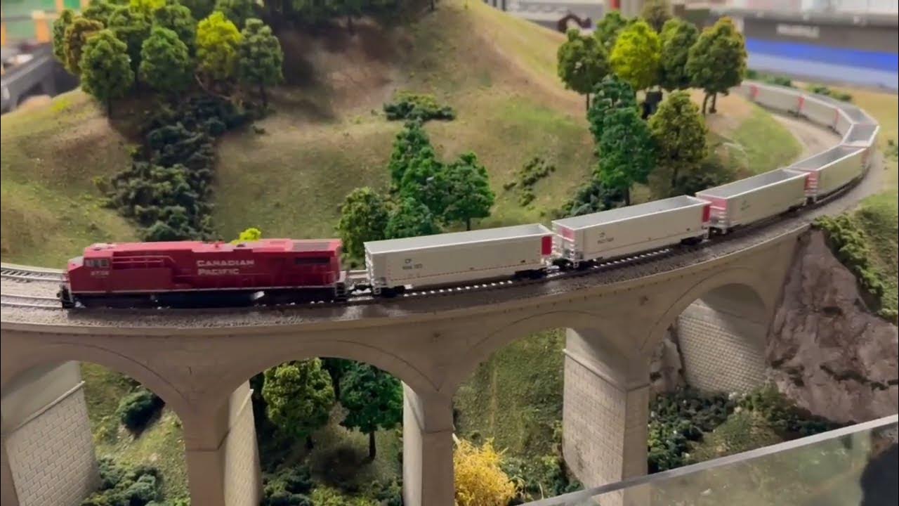 CP Extra 8736 East. - YouTube