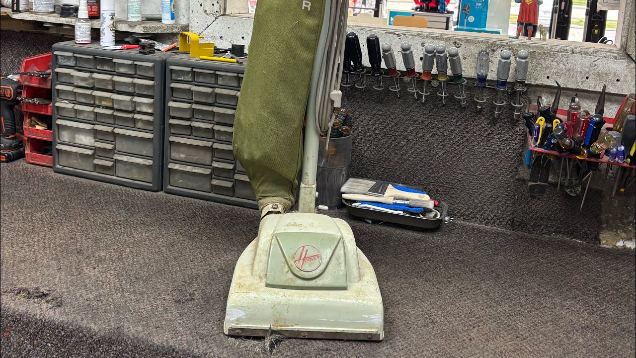 Hoover 'Lightweight' (Hoover Junior) Vacuum - YouTube