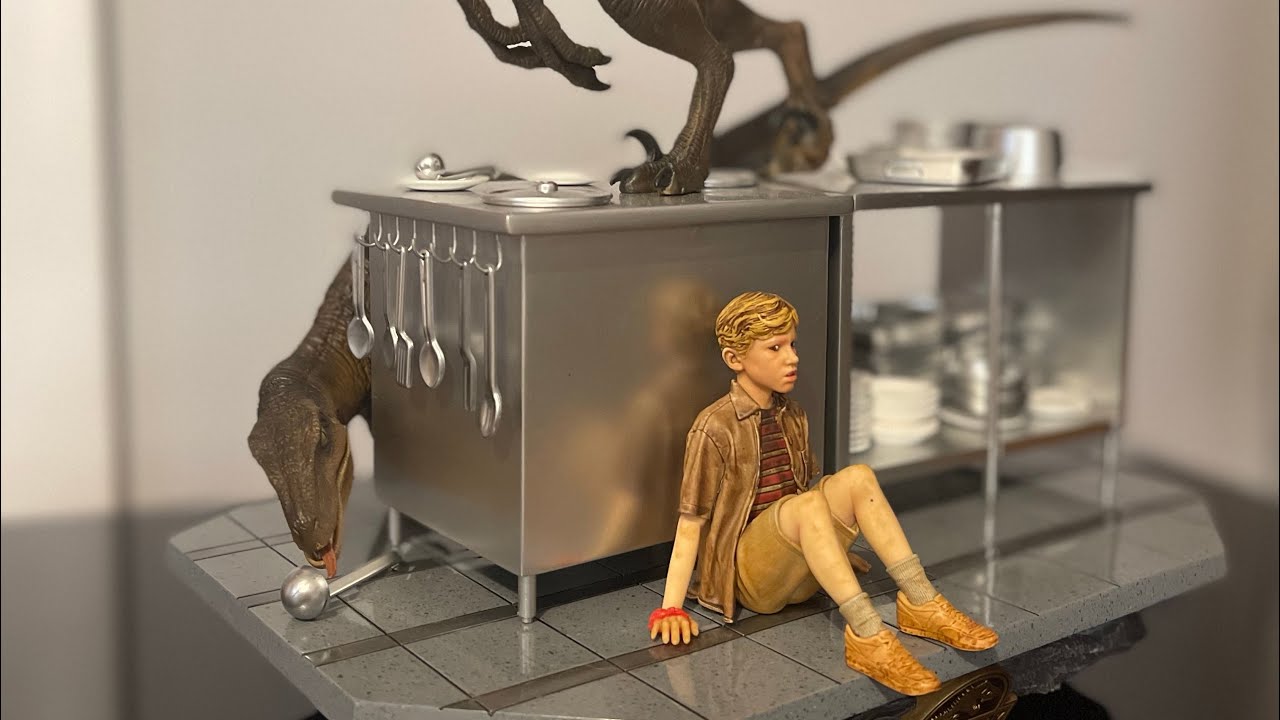 Iron studios velociraptors in the kitchen! Jurassic park! 1/10 scale ...