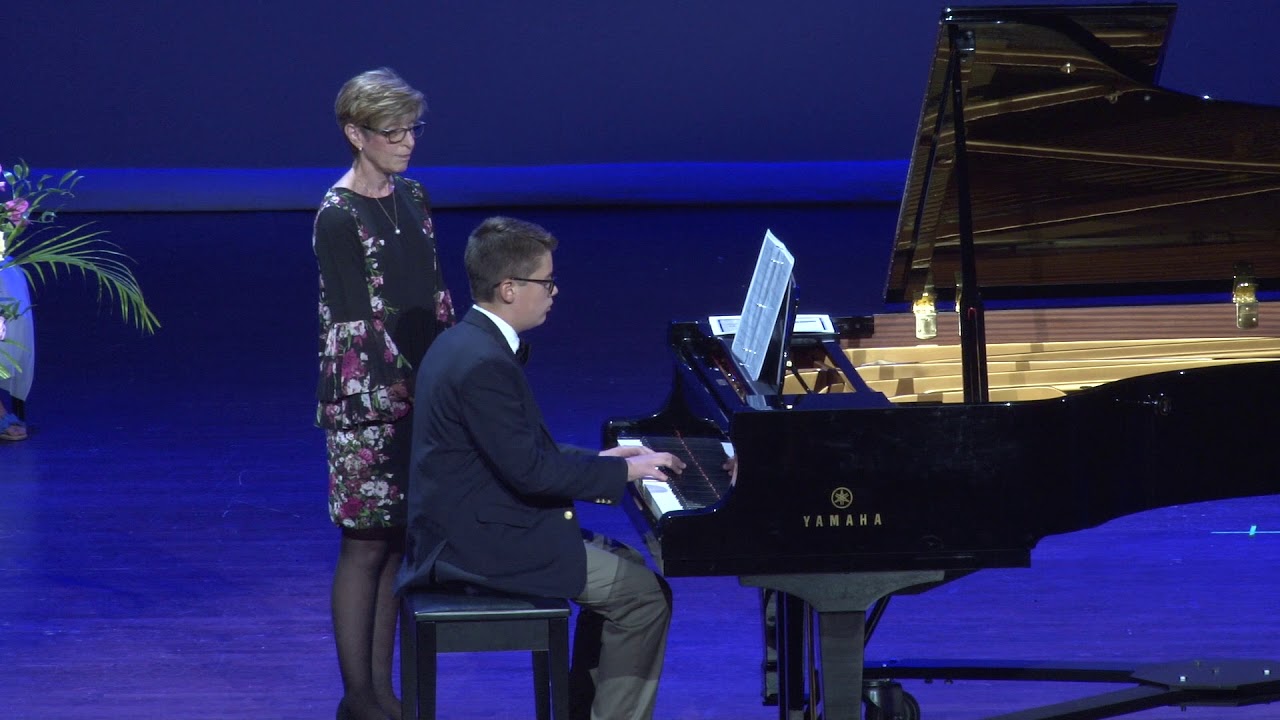 Spring Piano Recital 2018 - YouTube