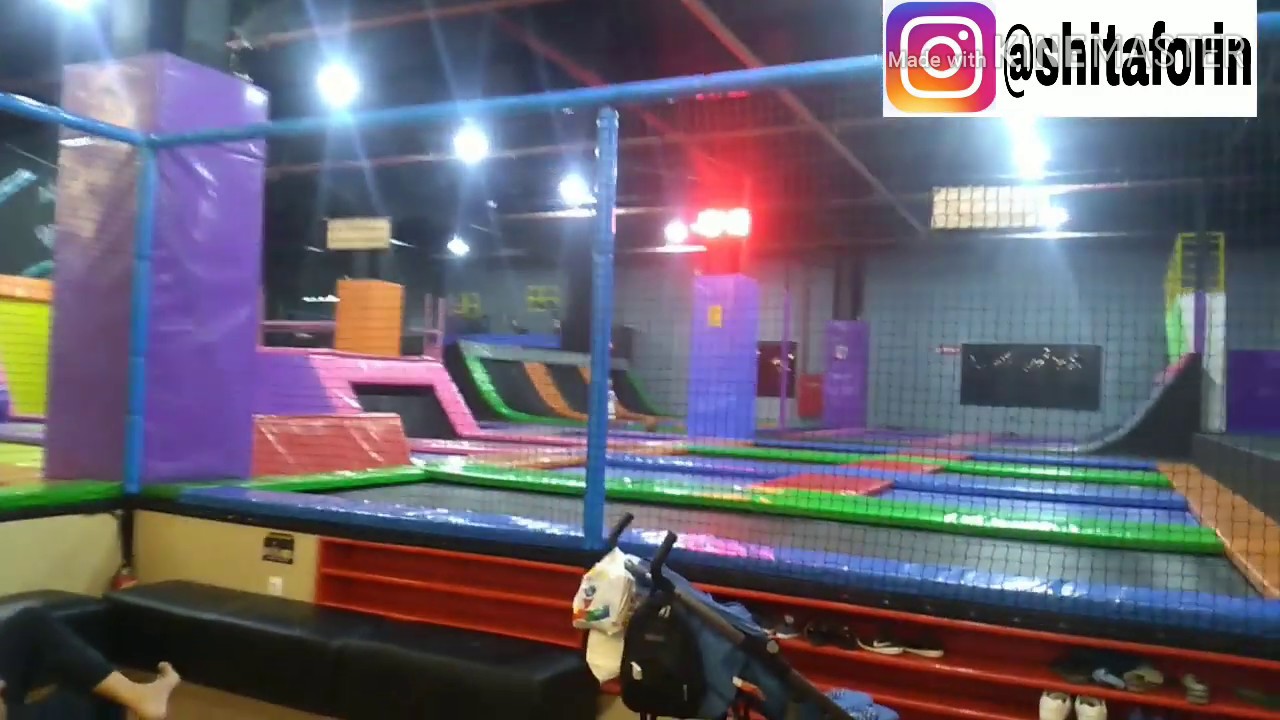 PVJ PARIS VAN JAVA MALL DI MALAM HARI - YouTube