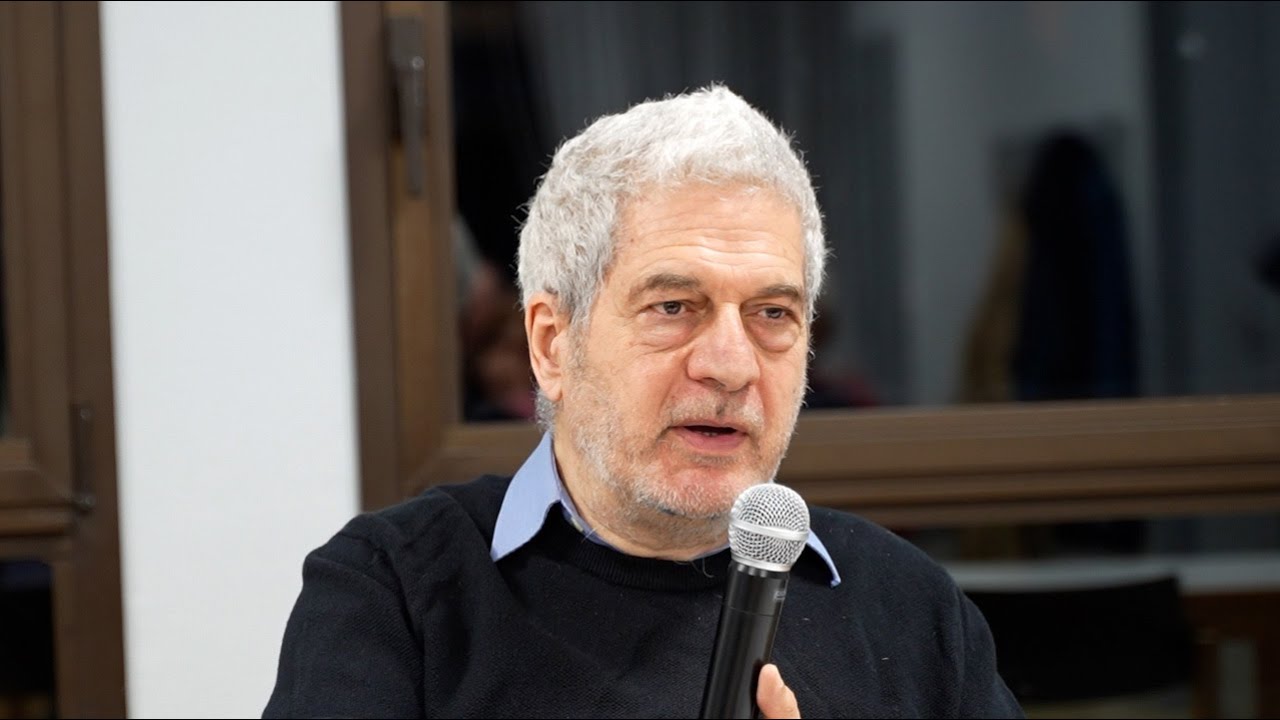 L'étonnante histoire de Justin Godart - YouTube