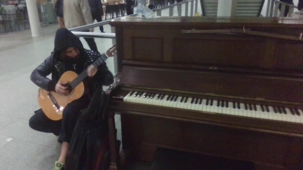 London 2019, Kinga Cross Station :) playing together :) - YouTube