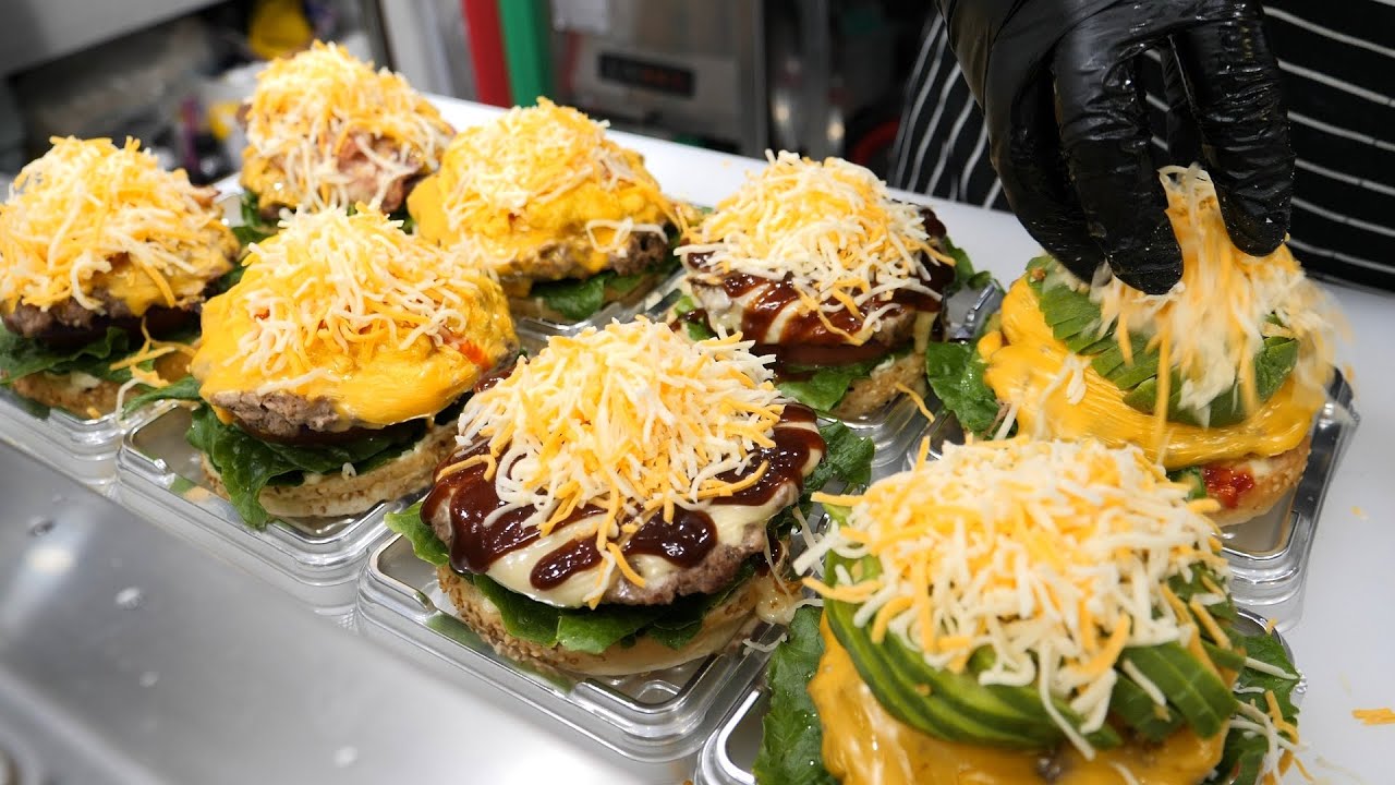 20대 여사장님이 직접 개발한 4가지 수제 눈꽃버거 - 플레이크버거 / Flake Burger / Korean Street Food - YouTube