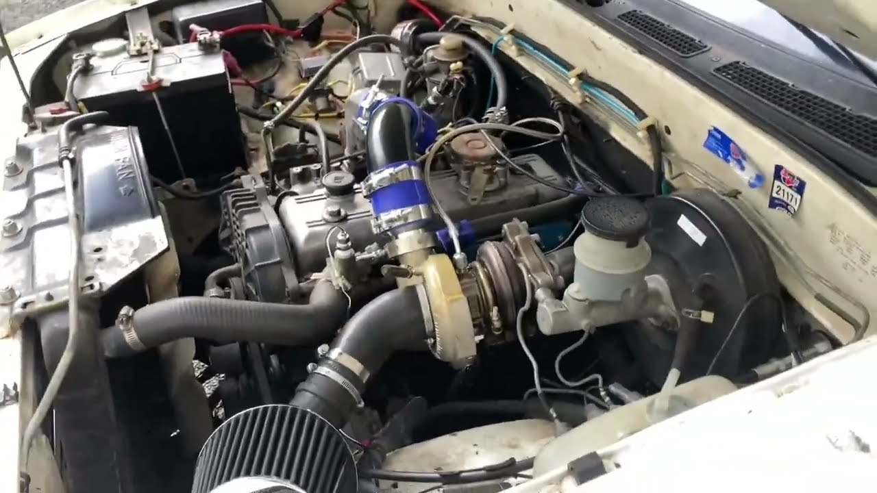 Isuzu 4fb1 turbo with Holset he211w - YouTube