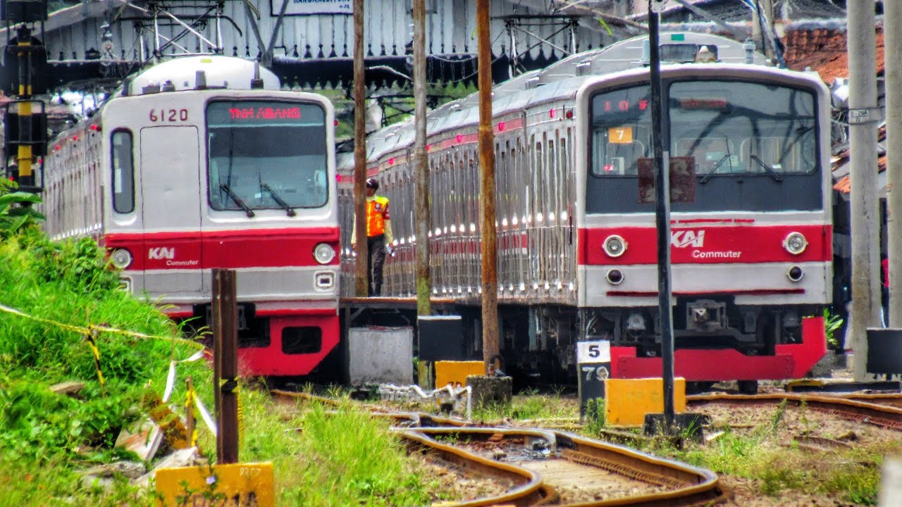 KUMPULAN KRL COMMUTER LINE KELUAR - MASUK DARI DIPO RANGKASBITUNG‼️WAW ...