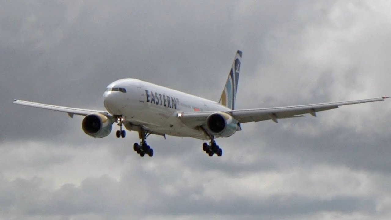 First Boeing 777 Landing EVER at Long Beach Airport - YouTube