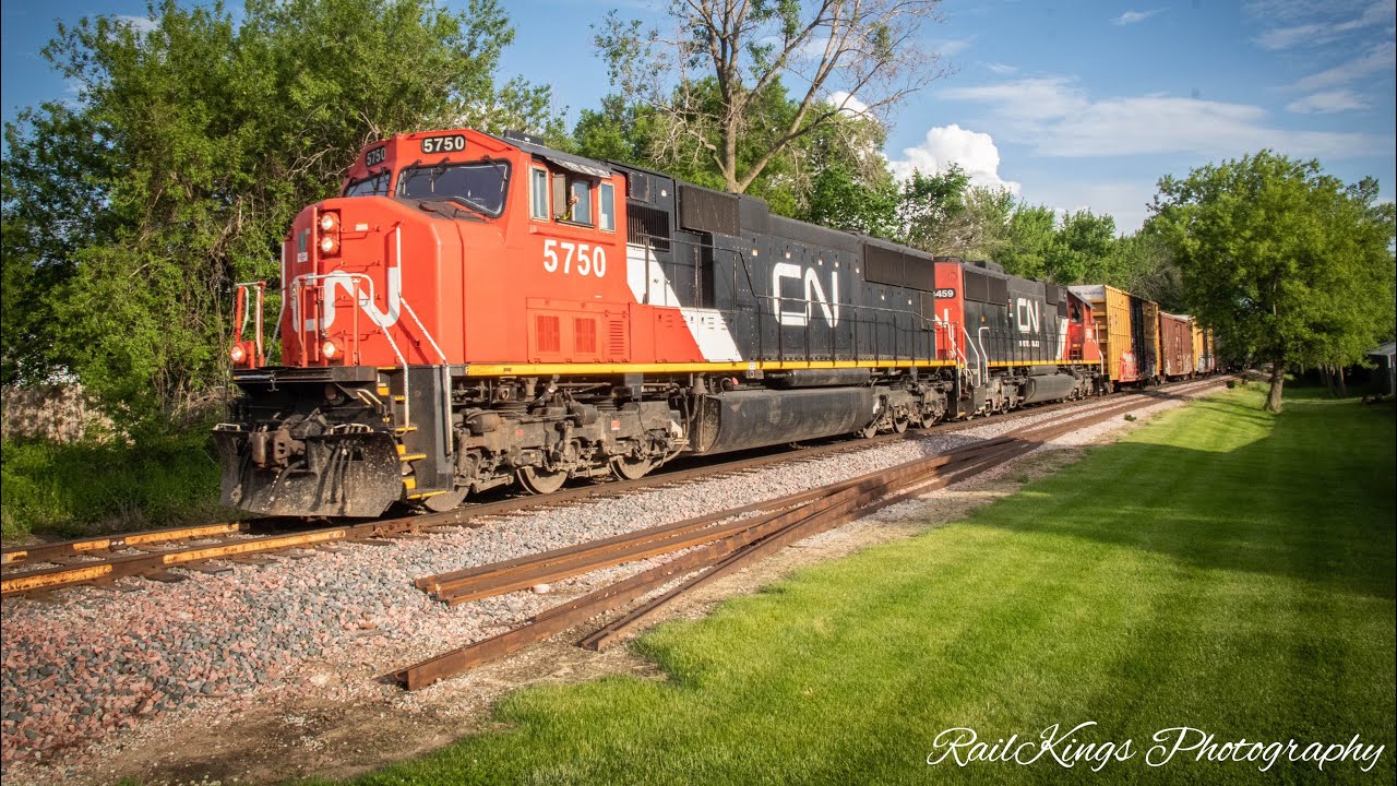 CN L567 heads north - YouTube