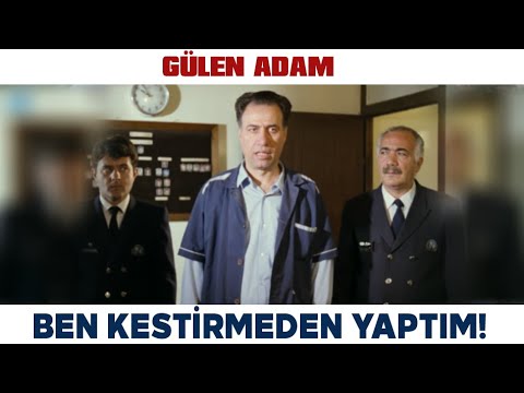 Gülen Adam Türk Filmi | Yusuf Deniz İşerken Yakalanıyor!