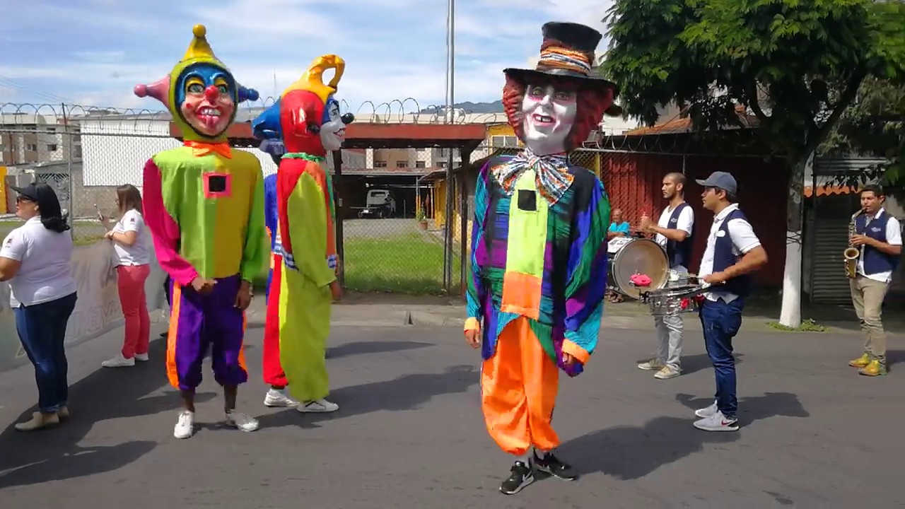 Mascarada Escazuceña y Cimarrona La Centenaria (Lunes 10/06/2019) - YouTube