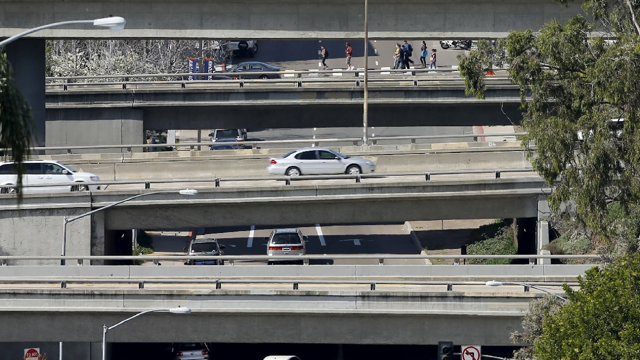 America's infrastructure receives poor assessment - YouTube