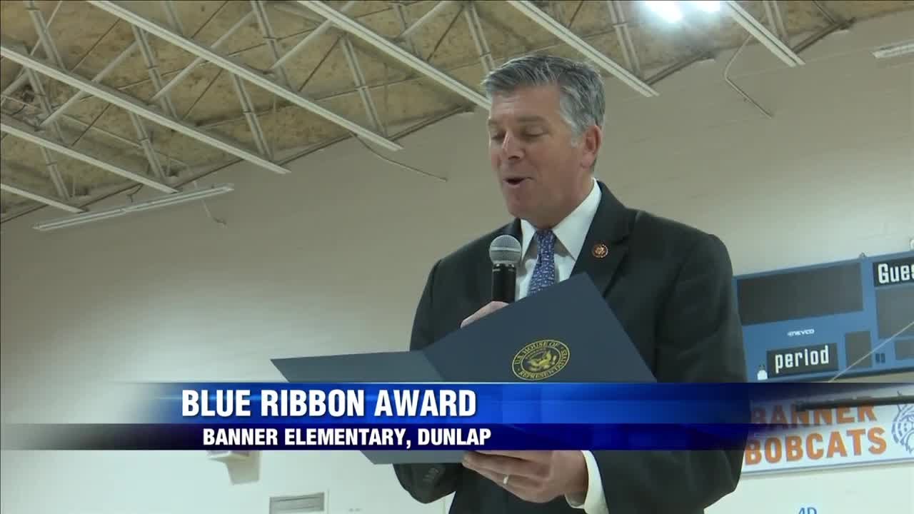 Dunlap elementary school wins National Blue Ribbon award - YouTube