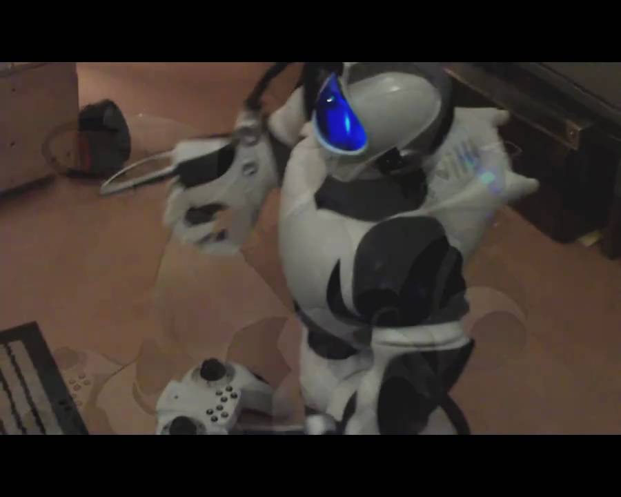 Robosapien V2 - YouTube