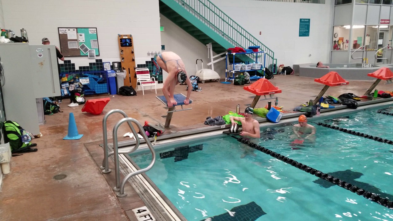 Emily Barrier Start Above H2O Fly - YouTube