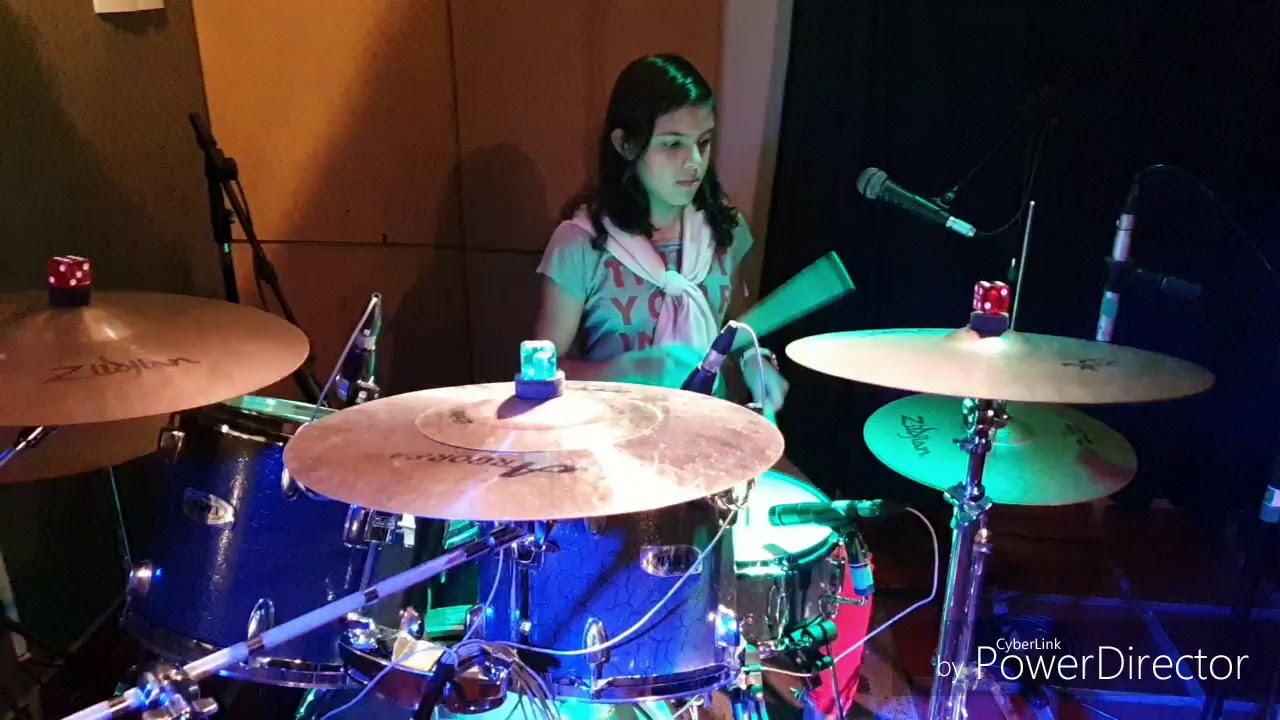 Ana Clara... tocando Aaron Spears caught up ... Ana drummer - YouTube