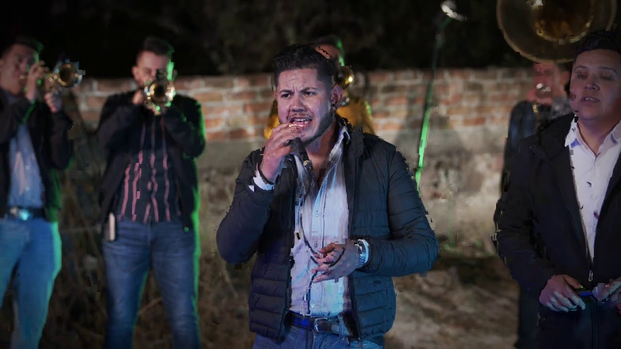 Suspiros - Banda Santa Cruz (En Vivo) - YouTube Music