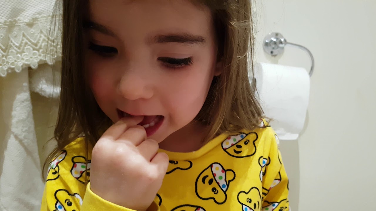 Tessa Hogan pulls out ANOTHER tooth!! - YouTube