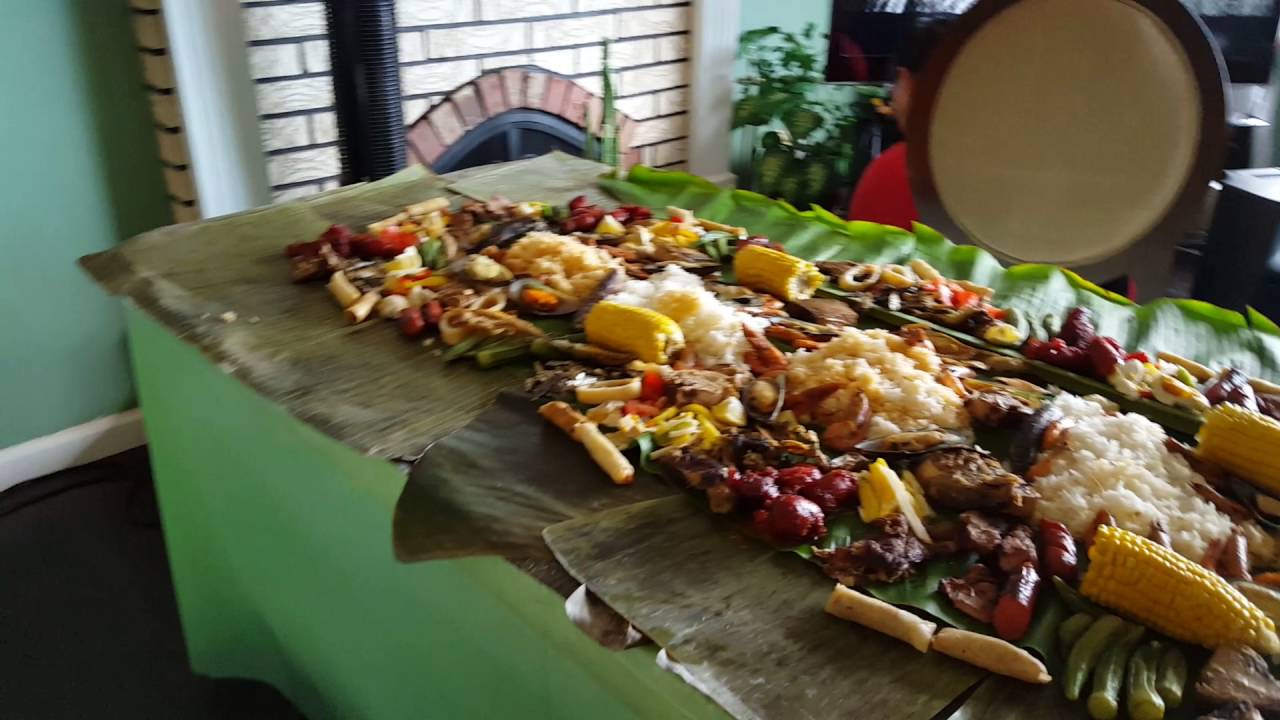 Boodle Fight, Filipino Style - YouTube