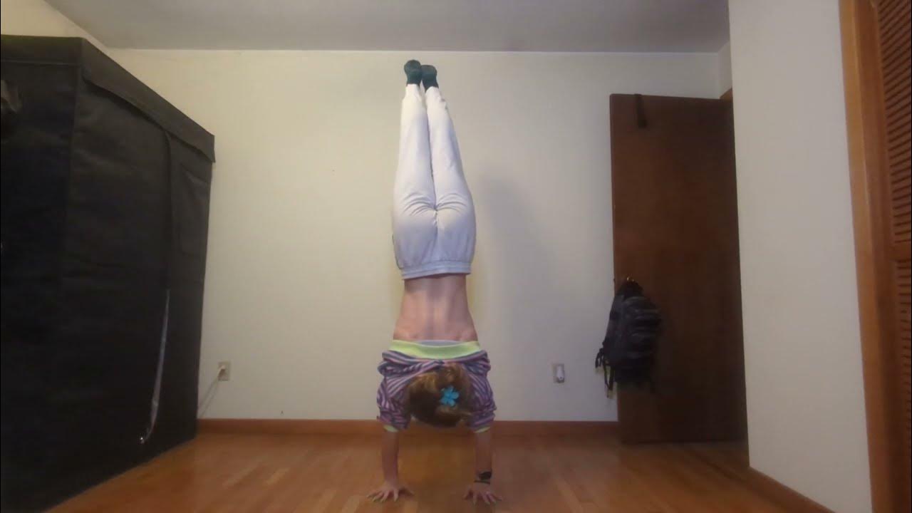 Handstand Practice Day 42/365 Round 5 - YouTube