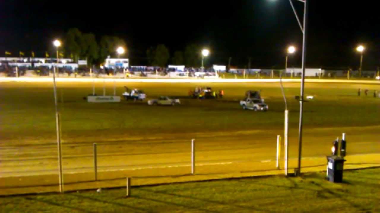 NZ Superstocks champs 2015 3rd place run off - YouTube