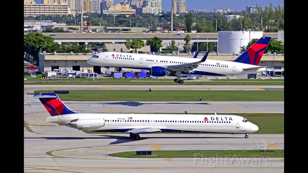 ATC - Delta Airlines 2219 Compressor Stall/Engine Failure - YouTube