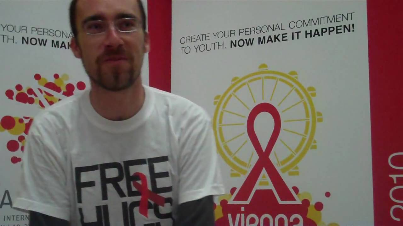 Founder of Free Hugs Campaign Juan Mann at aids2010! - YouTube