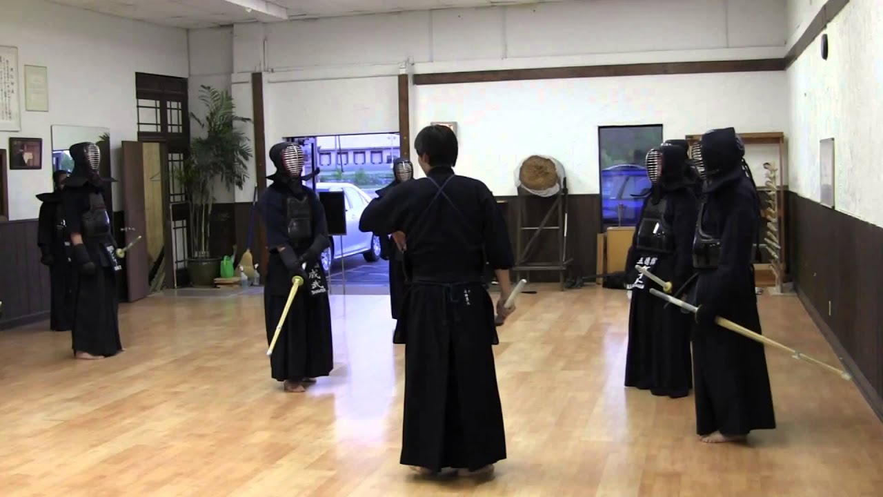 3 Points to Improve Men Strike in Kendo - YouTube