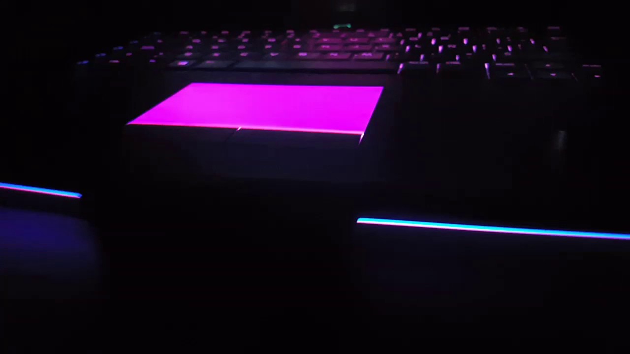 Alienware 15 R2 Light FX in Winamp player - YouTube