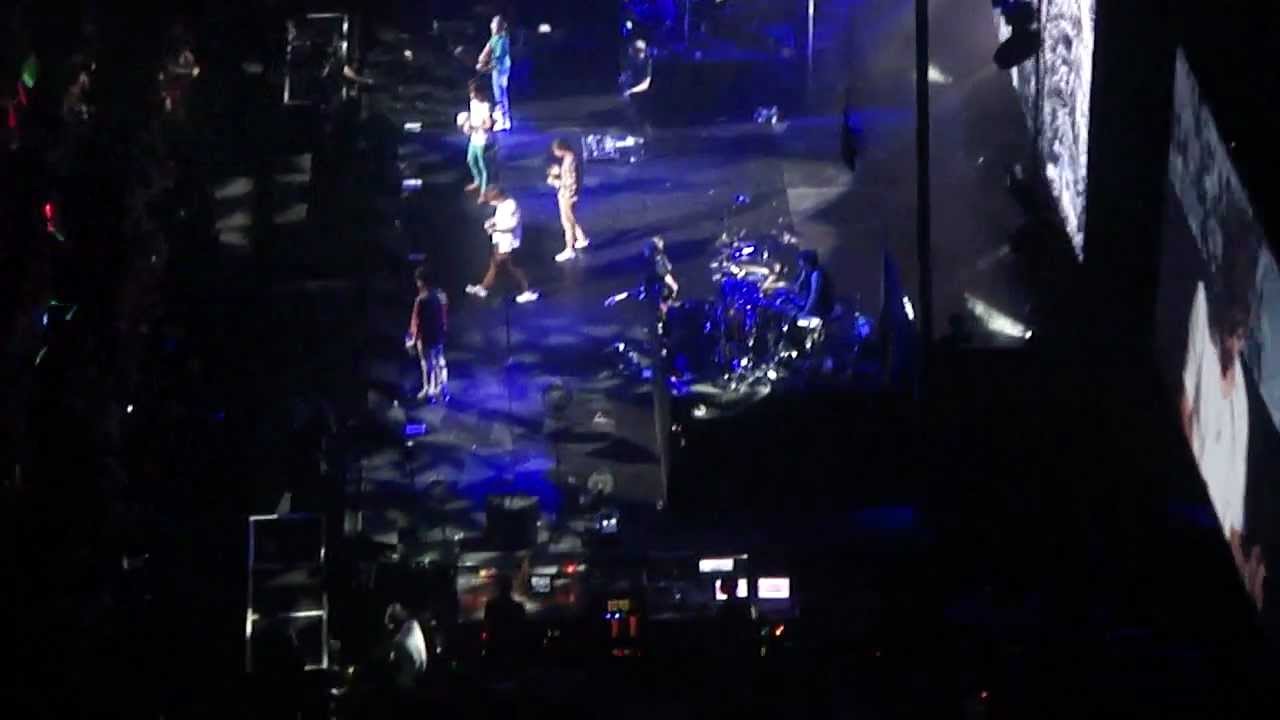 One Direction. Use Somebody. - YouTube