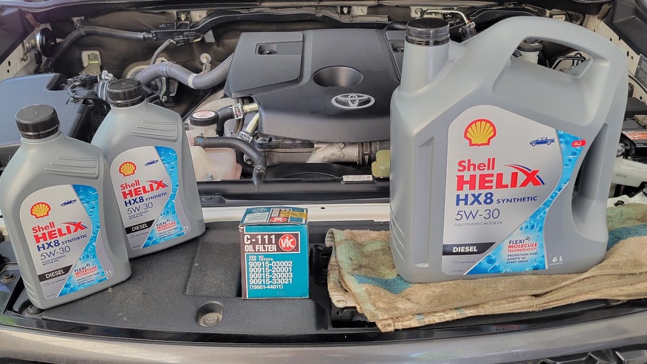 Change oil on Toyota Hilux Conquest (DIY) - YouTube