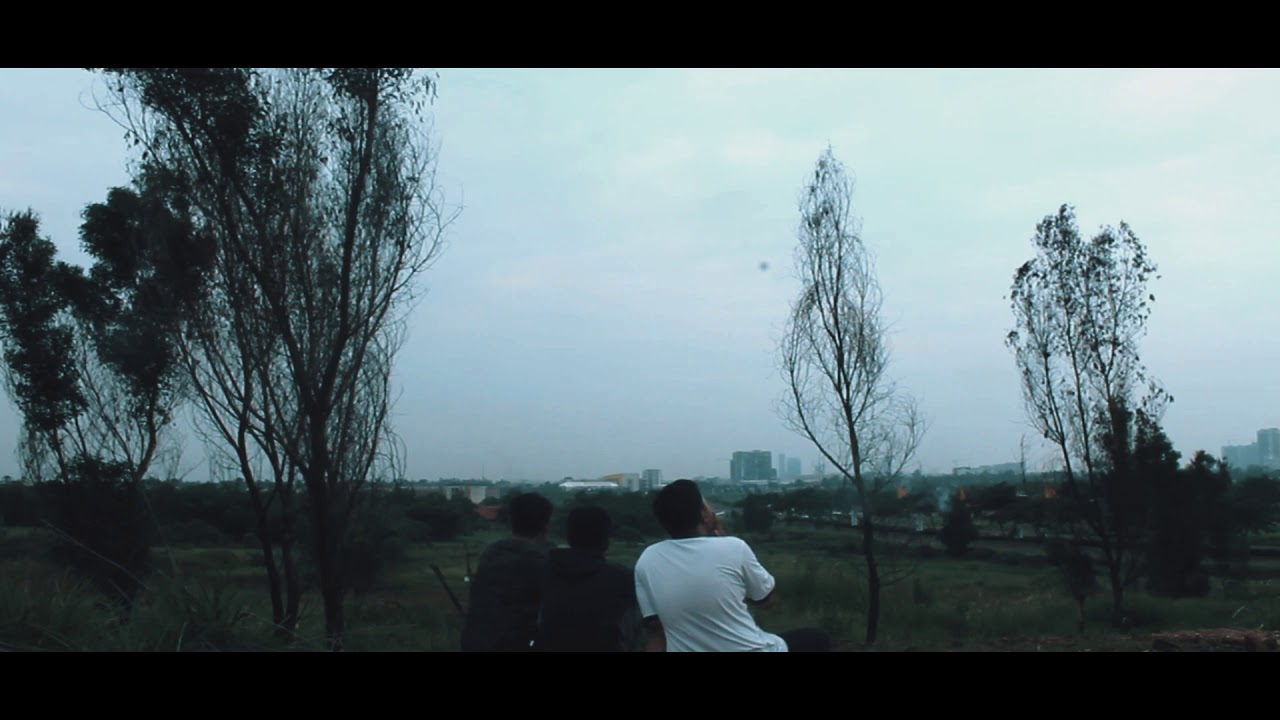 Fajar merah "bunga dan tembok"(cover lyrics?) - YouTube