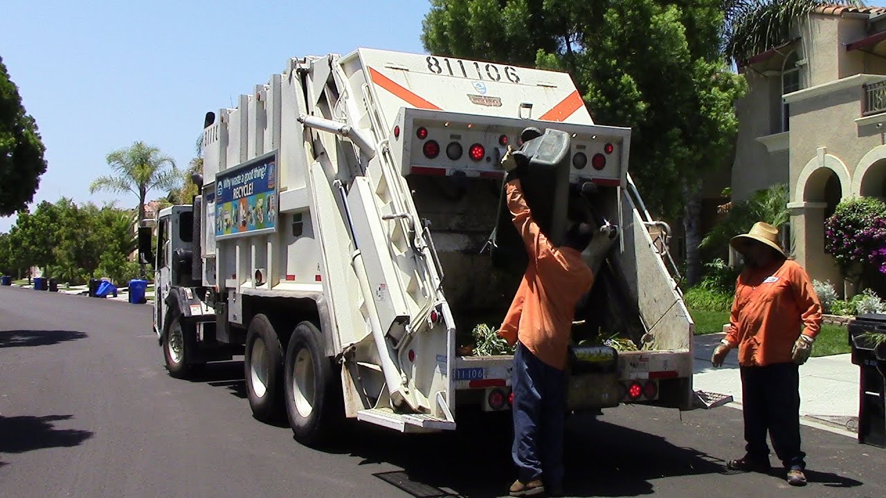 CCC Pak Mor Rear Loader Fast Crew - YouTube