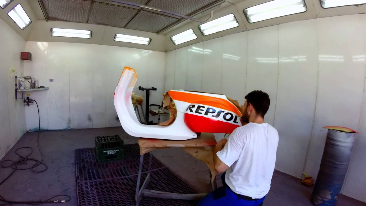 Liner Design: Vespa Repsol - YouTube
