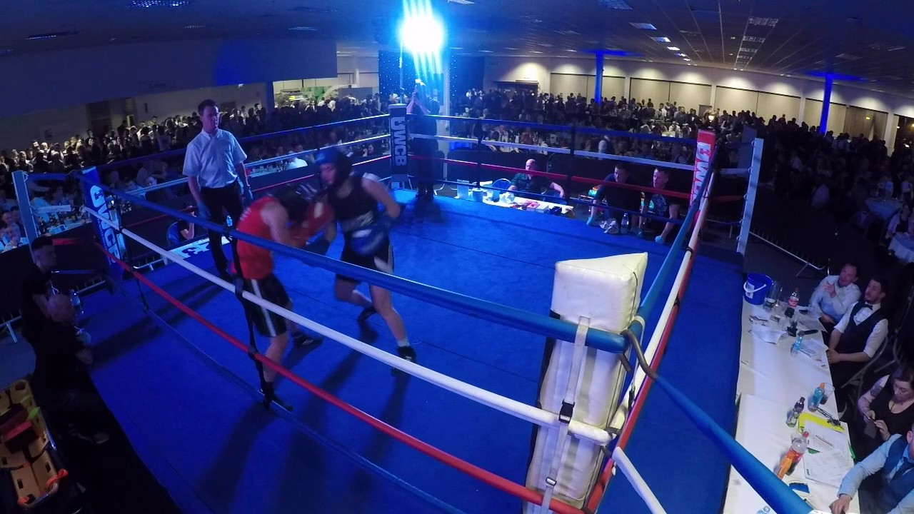 Ultra White Collar Boxing | Bristol | Ring 1 | Cheryl Baber VS Amy ...