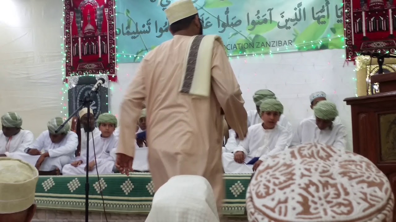 Kaghani mwimbaji - YouTube