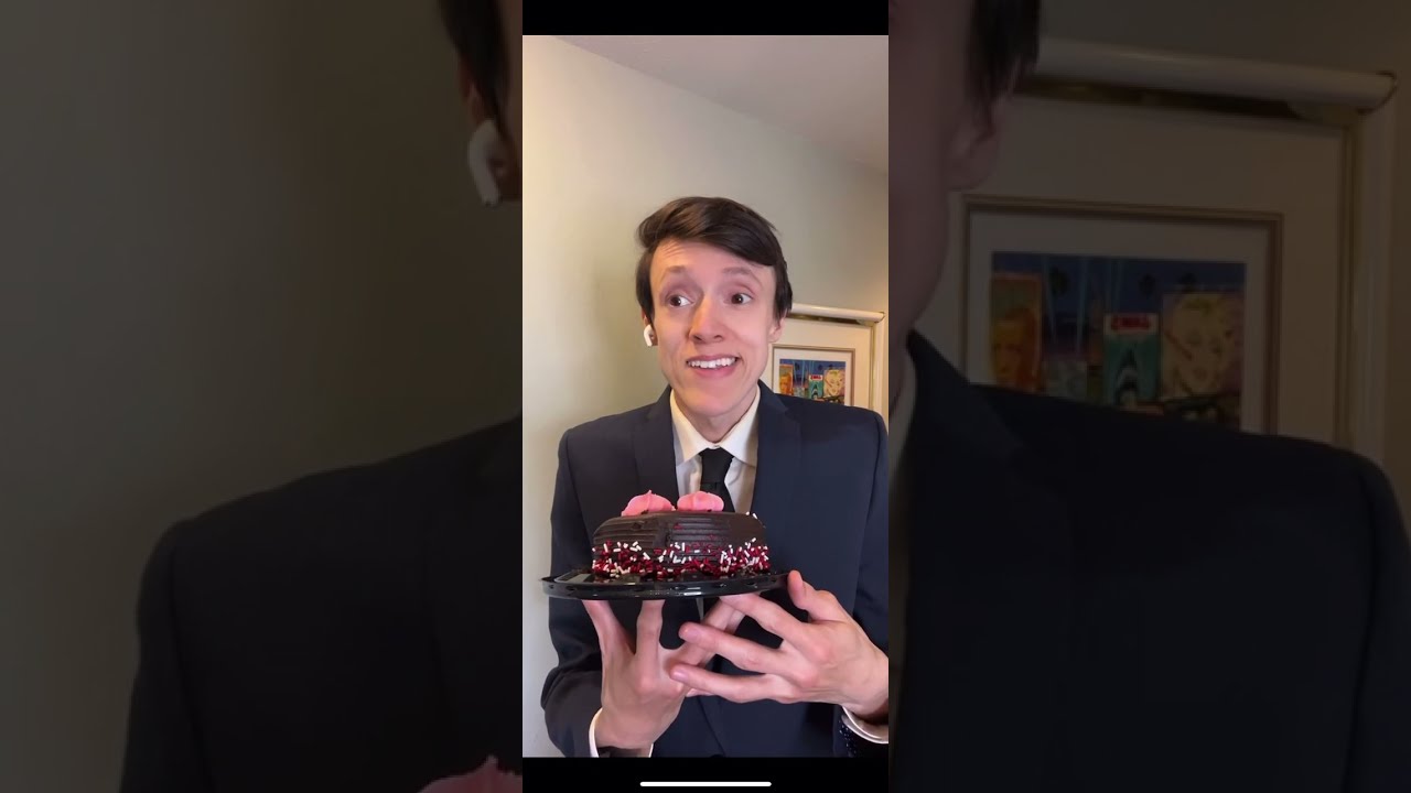 Hide and Seek with Trump #shorts vC: @Hey Berg - YouTube